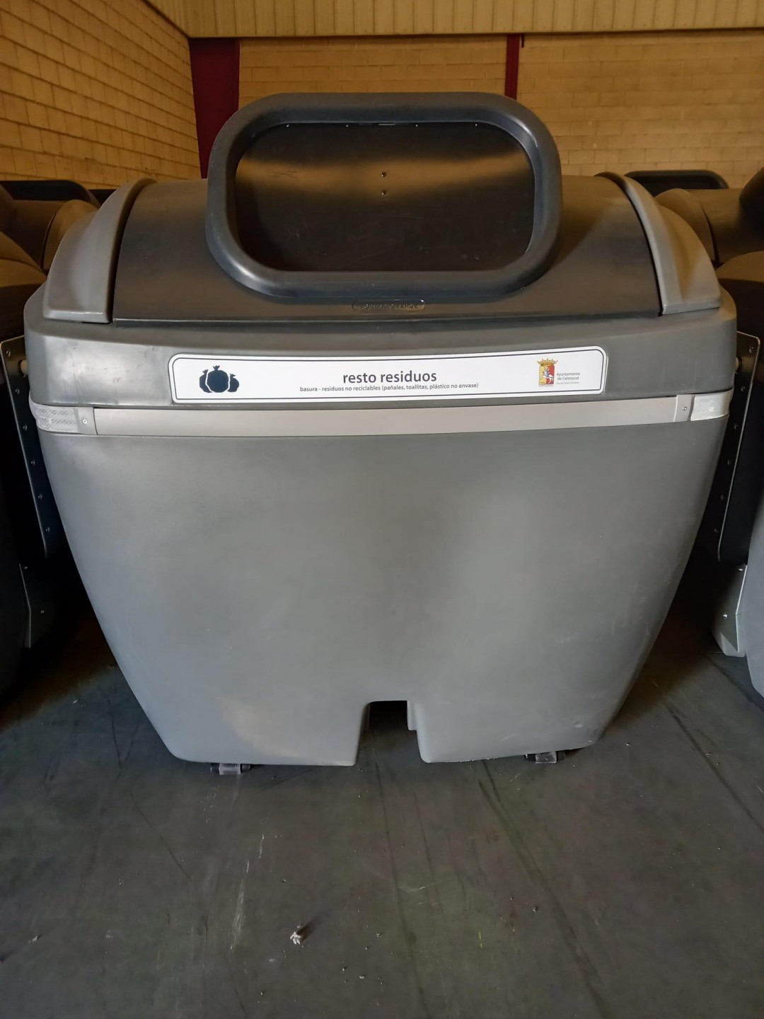 calatayud estrena nuevos contenedores para la recogida de residuos