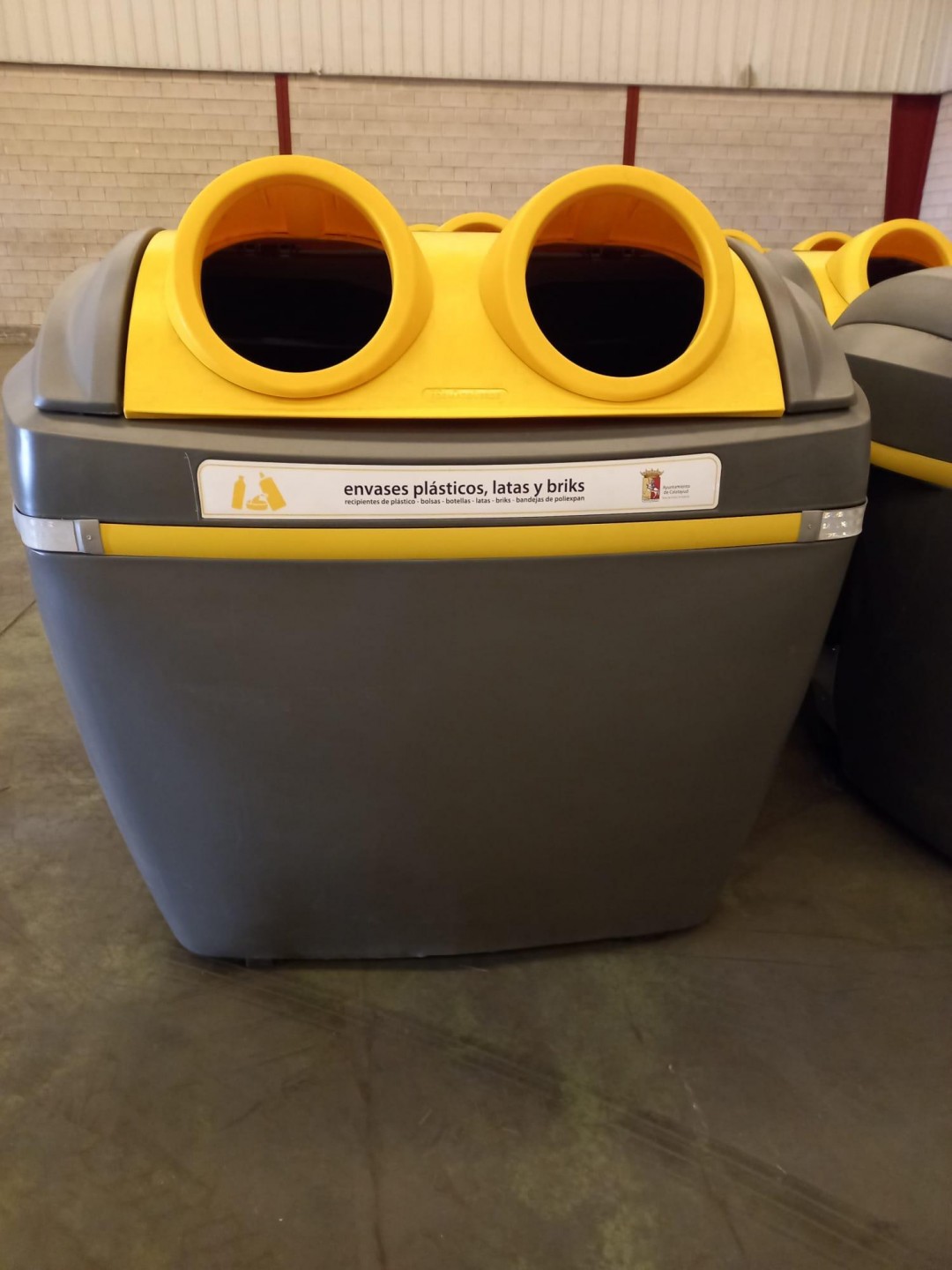 calatayud estrena nuevos contenedores para la recogida de residuos